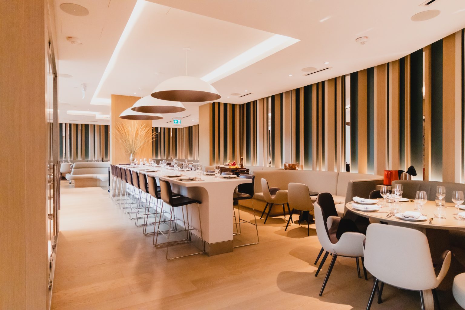 Stay at the Versante Hotel during your stopover in Vancouver - Travel ...